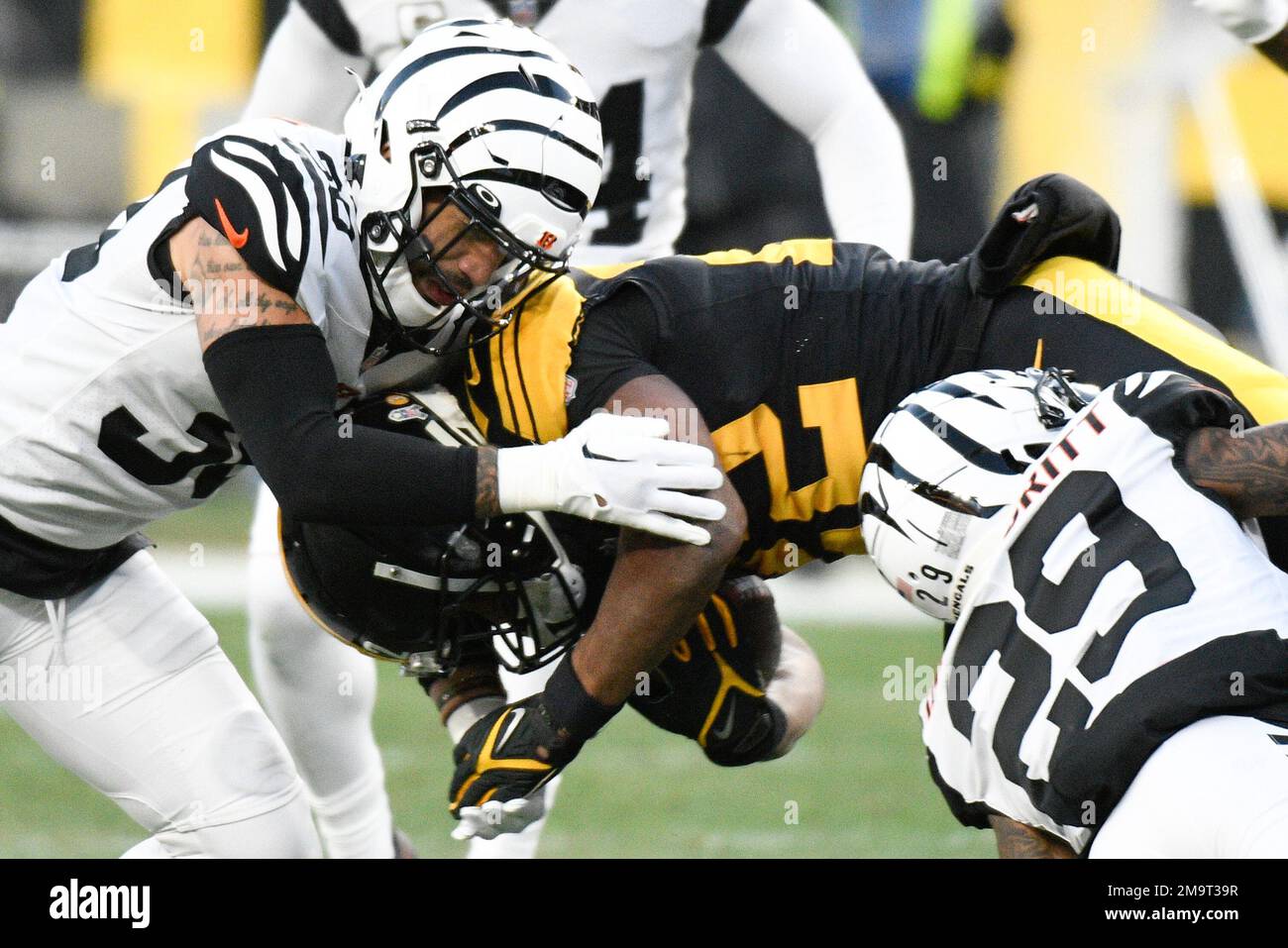 Cincinnati Bengals cornerbacks Jalen Davis (35), left, and Cam Taylor ...