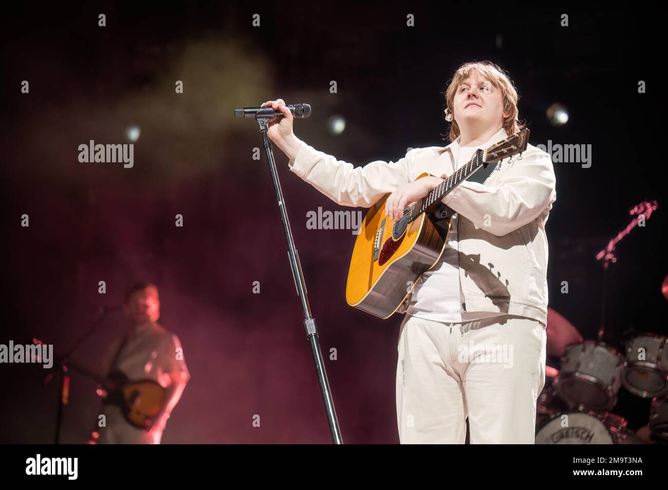 Lewis capaldi 2023 hi-res stock photography and images - Alamy