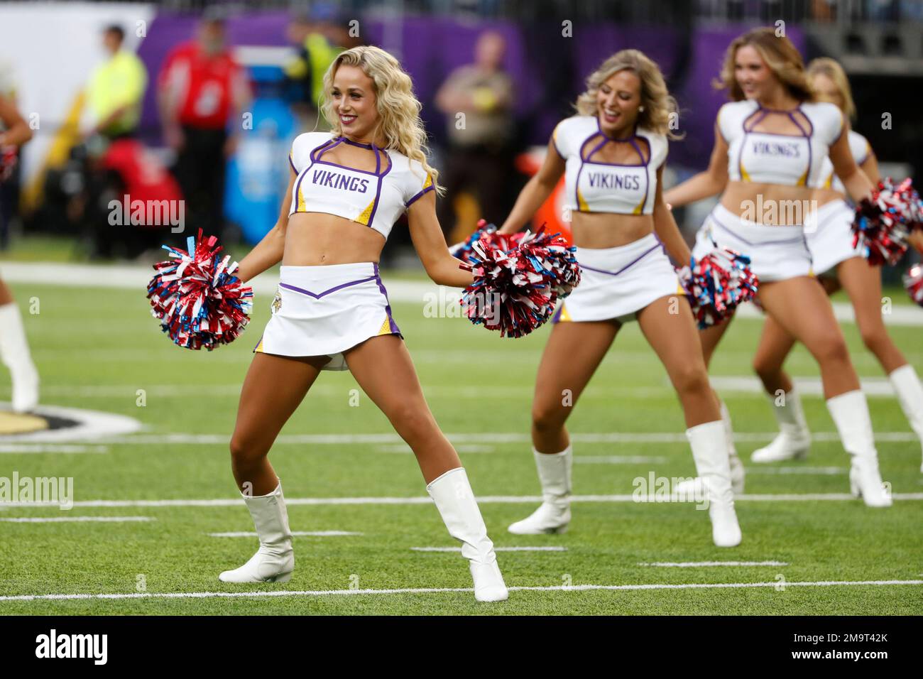 Minnesota Vikings cheerleaders perform during the first half of an NFL ...
