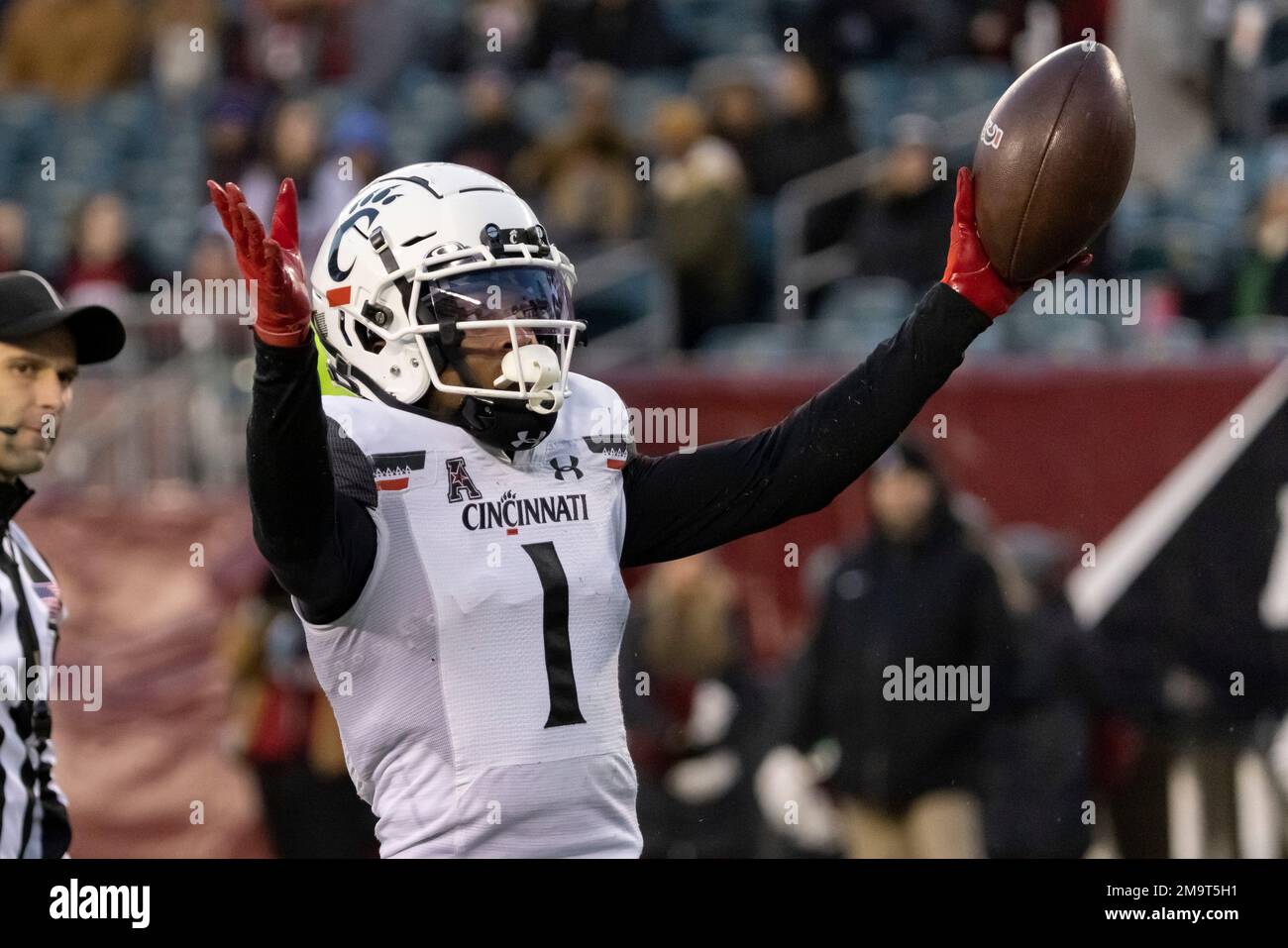 Cincinnati wide receiver Tre Tucker (1) during an NCAA college football ...