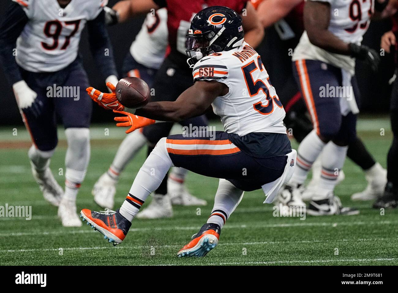 Chicago Bears linebacker Nicholas Morrow (53) misses the interception ...