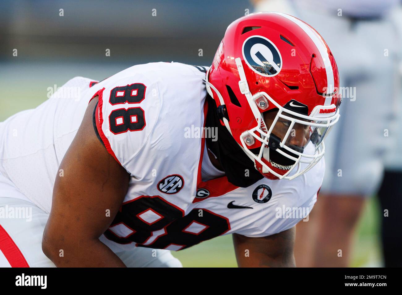 Georgia defensive lineman Jalen Carter warms up before an NCAA college ...