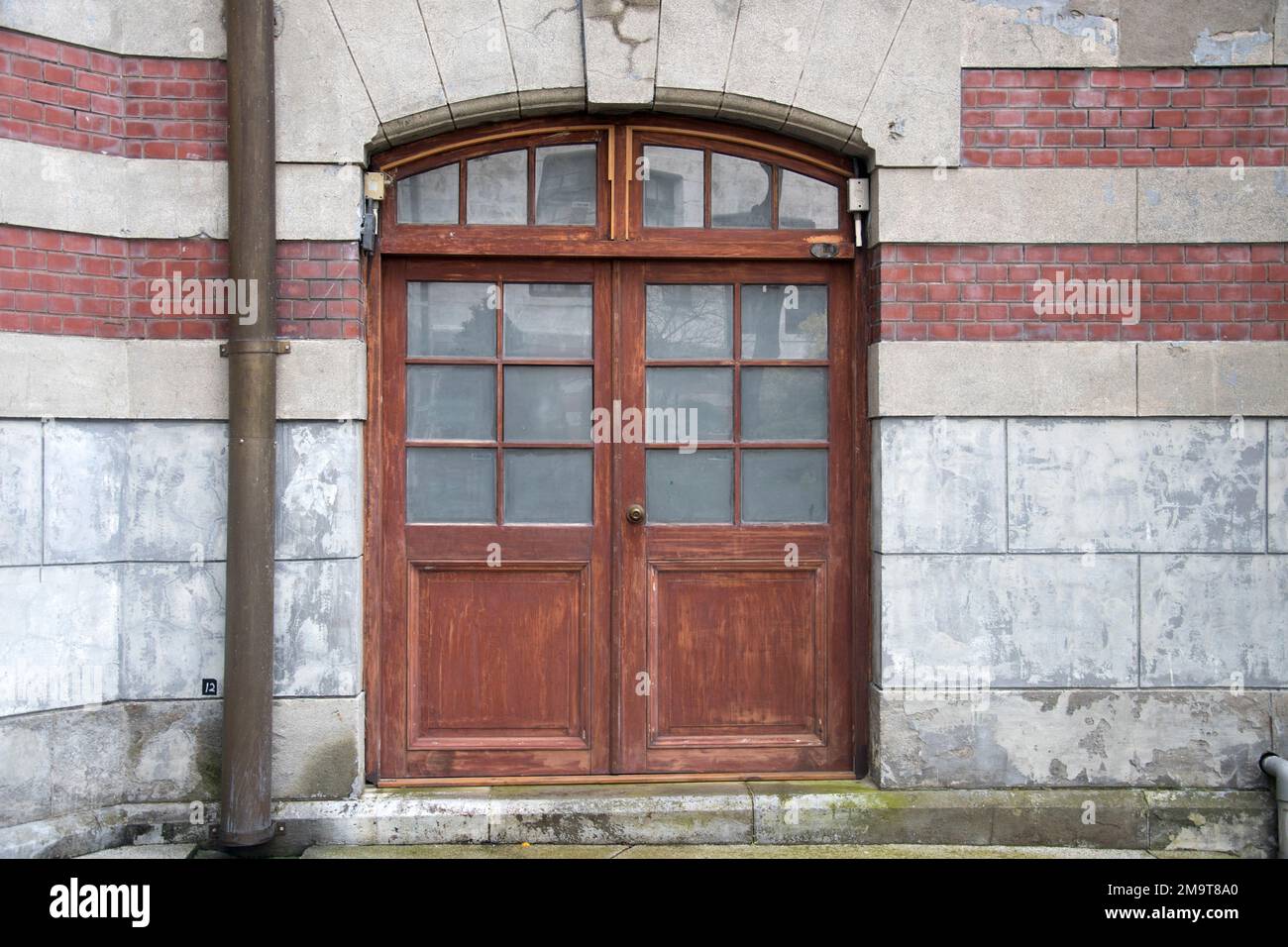 Old house with vivid window and door in Taipei, Taiwan Stock Photo - Alamy
