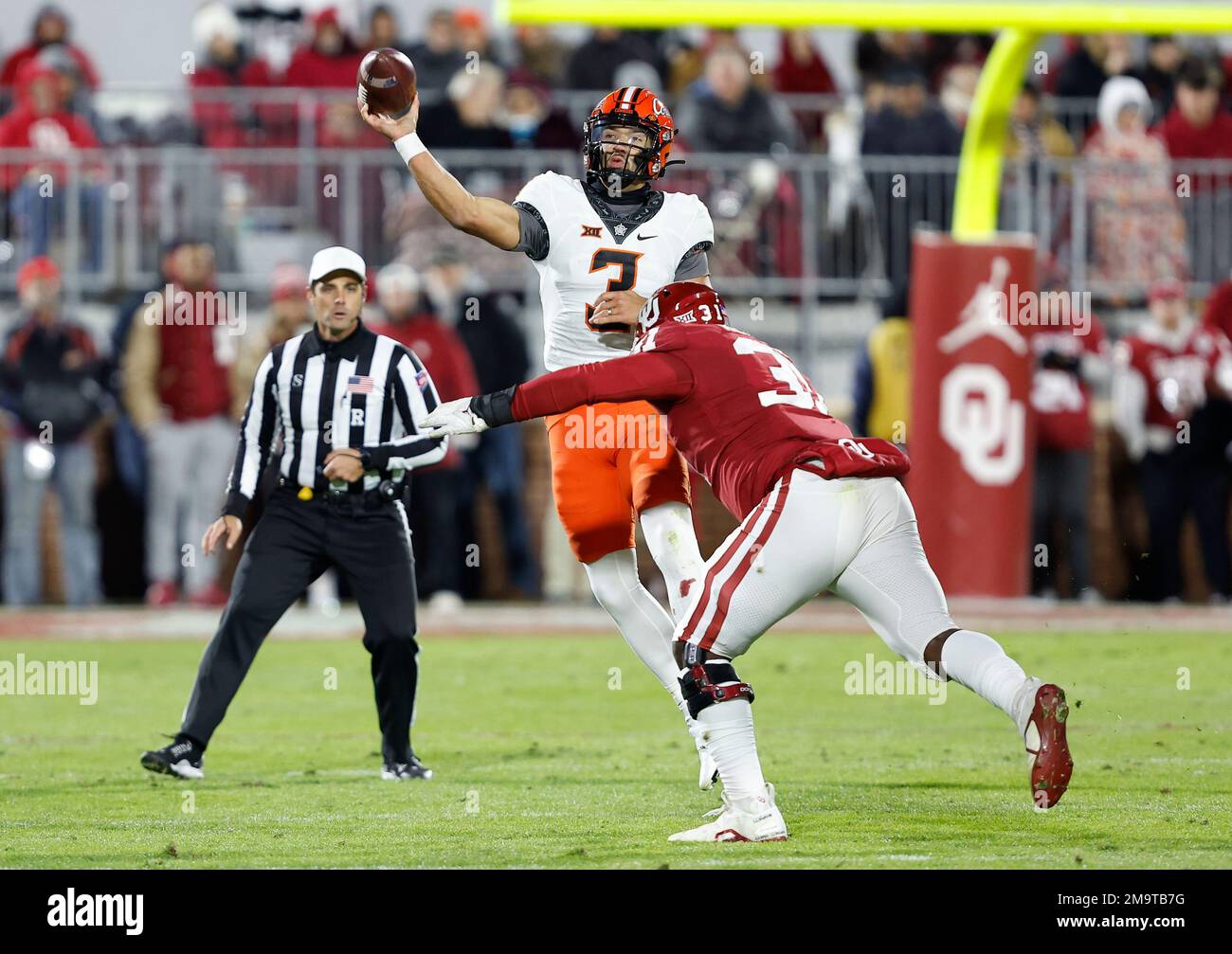 Oklahoma State quarterback Spencer Sanders (3) passes against Oklahoma ...