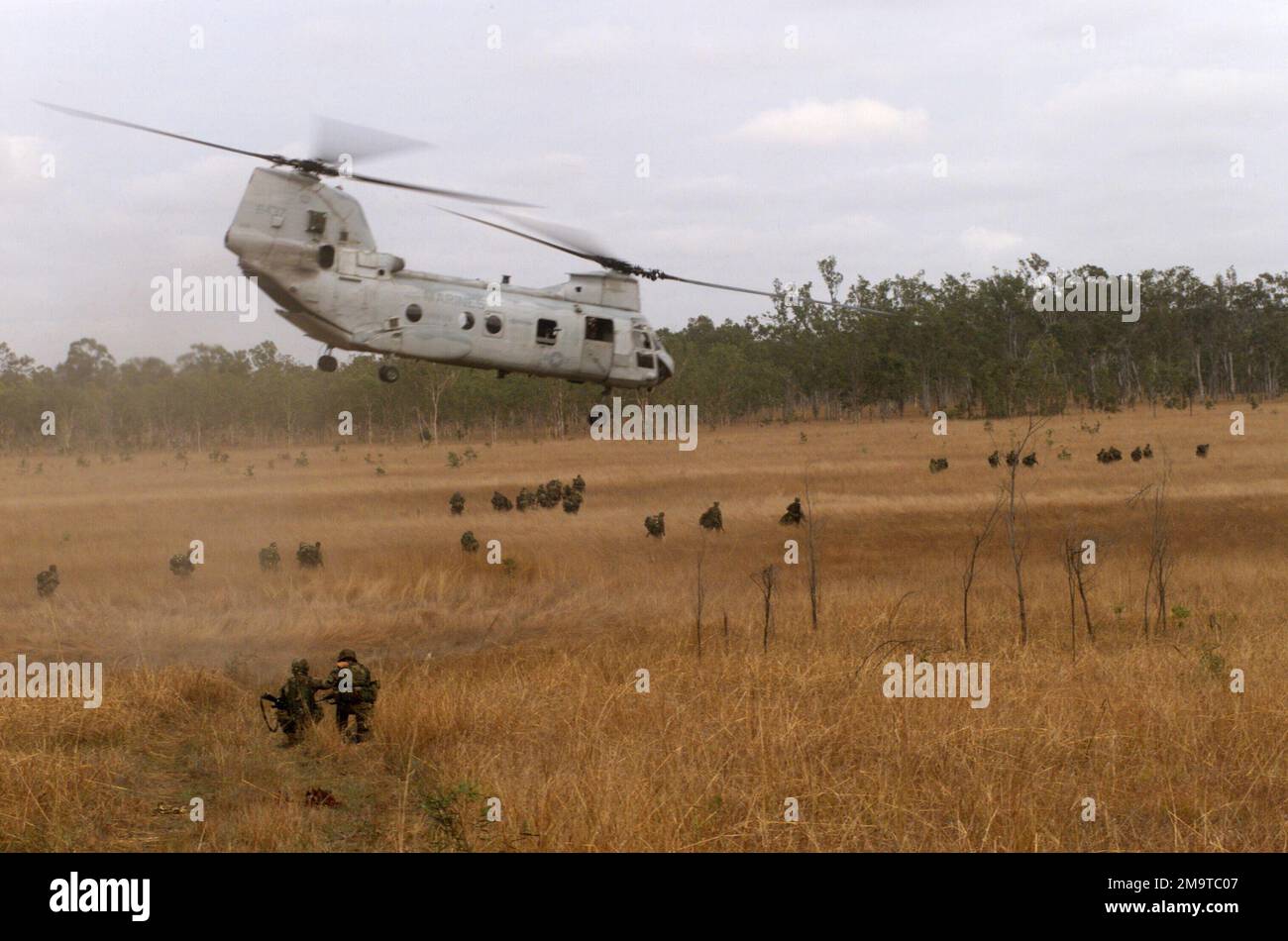 A US Marine Corps (USMC) CH-46E Sea Knight, Marine Medium Helicopter ...