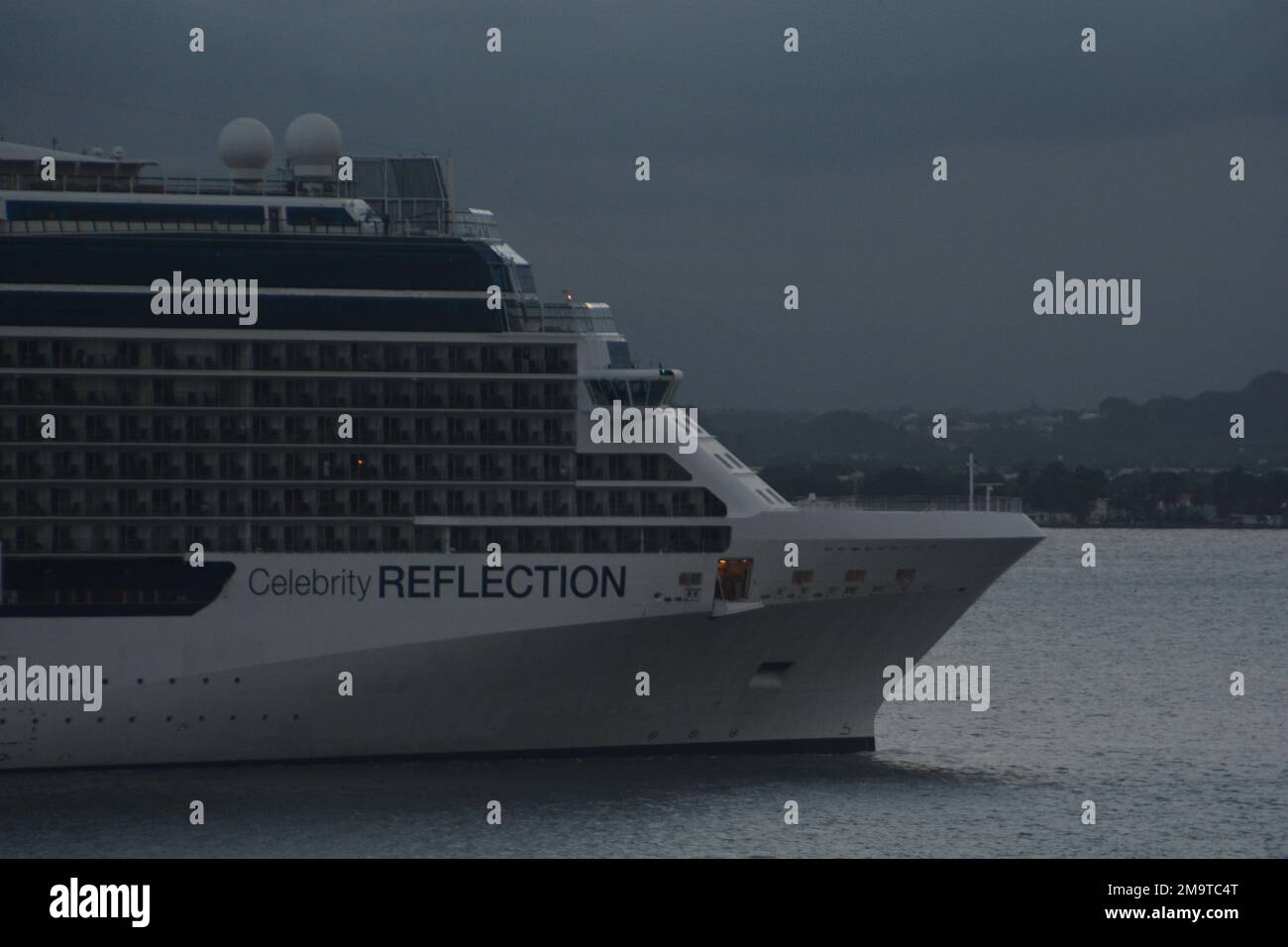 Celebrity reflection hi-res stock photography and images - Alamy