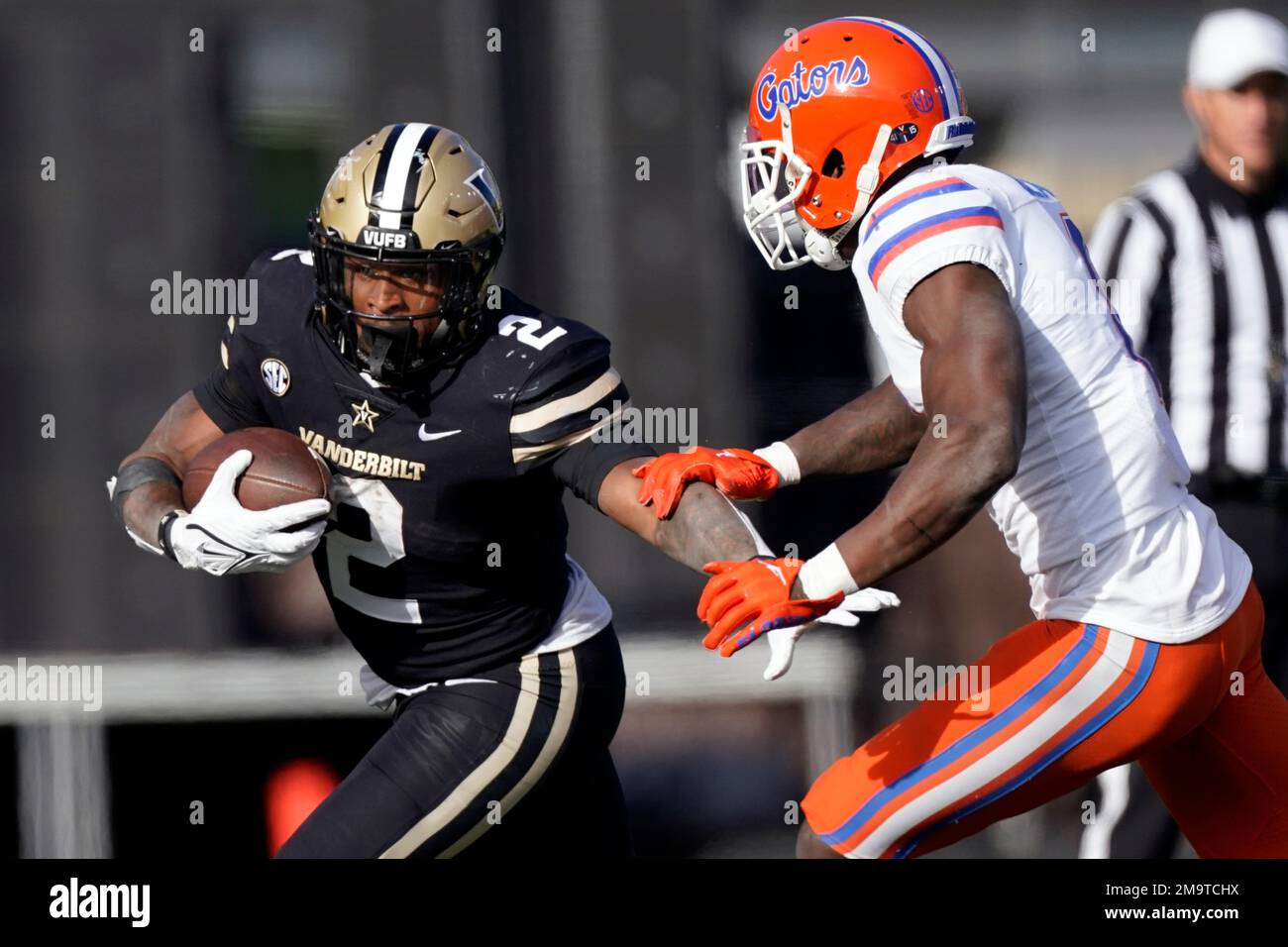 Vanderbilt running back Ray Davis (2) is chased by Florida safety Trey ...
