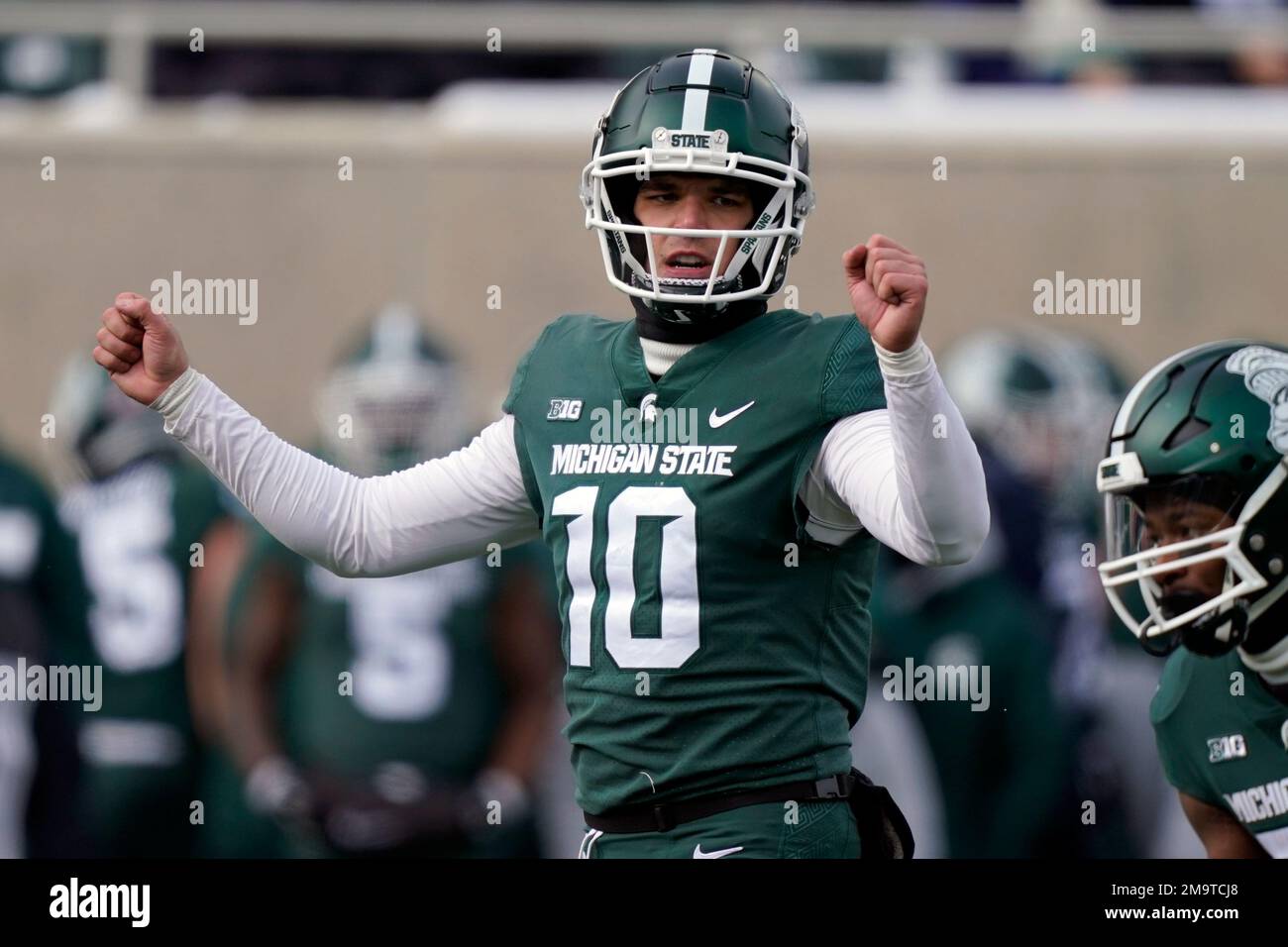 Michigan State quarterback Payton Thorne plays during the first half of ...