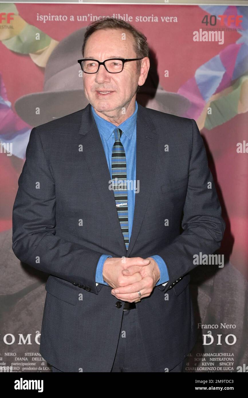 Luomo che disegno dio hi-res stock photography and images - Alamy