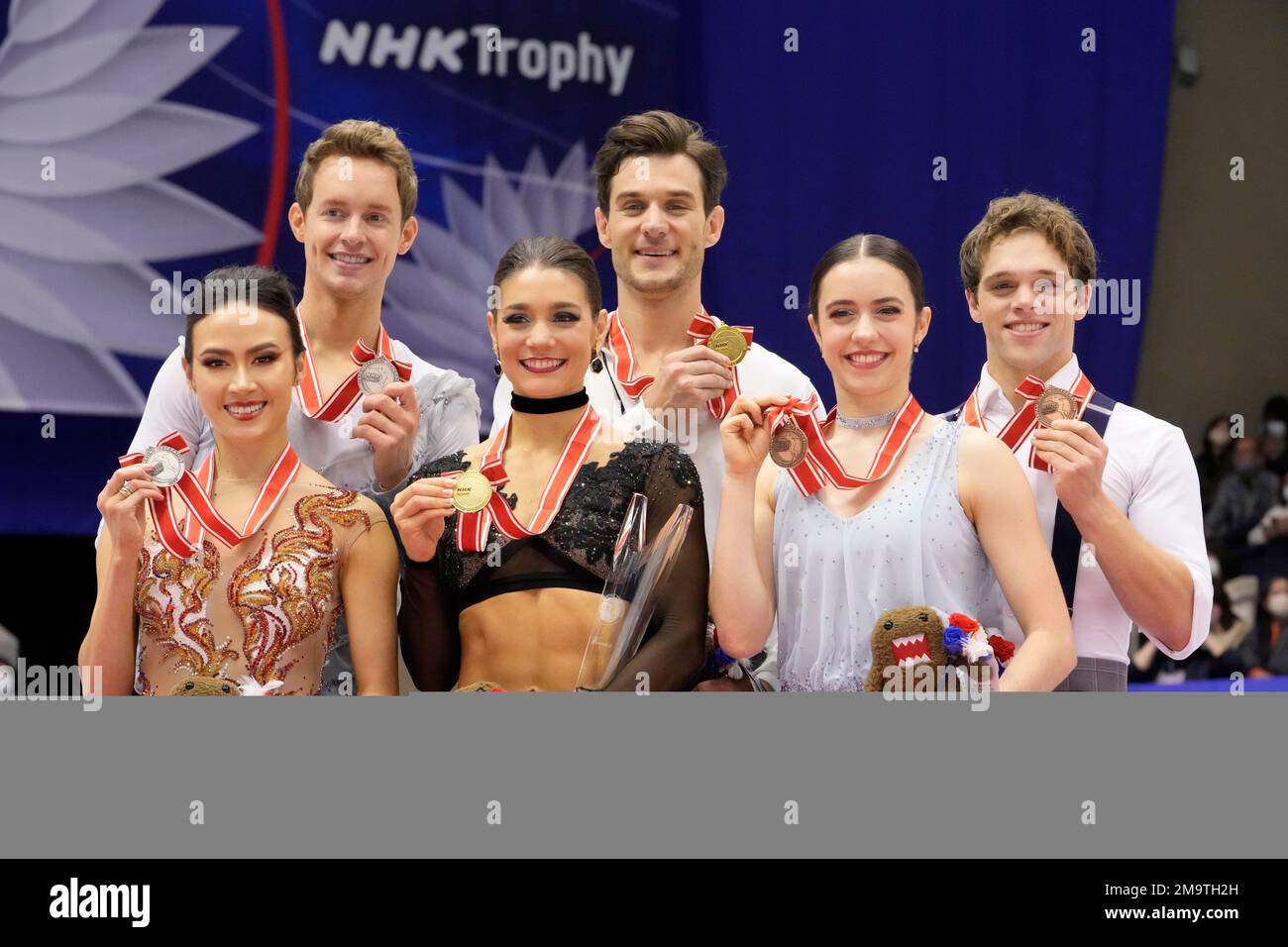 Laurence Fournier Beaudry and Nikolaj Soerensen of Canada, center front ...