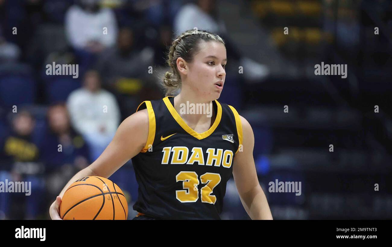 Idaho Vandals guard Jordan Allred (32) dribbles the ball against the ...