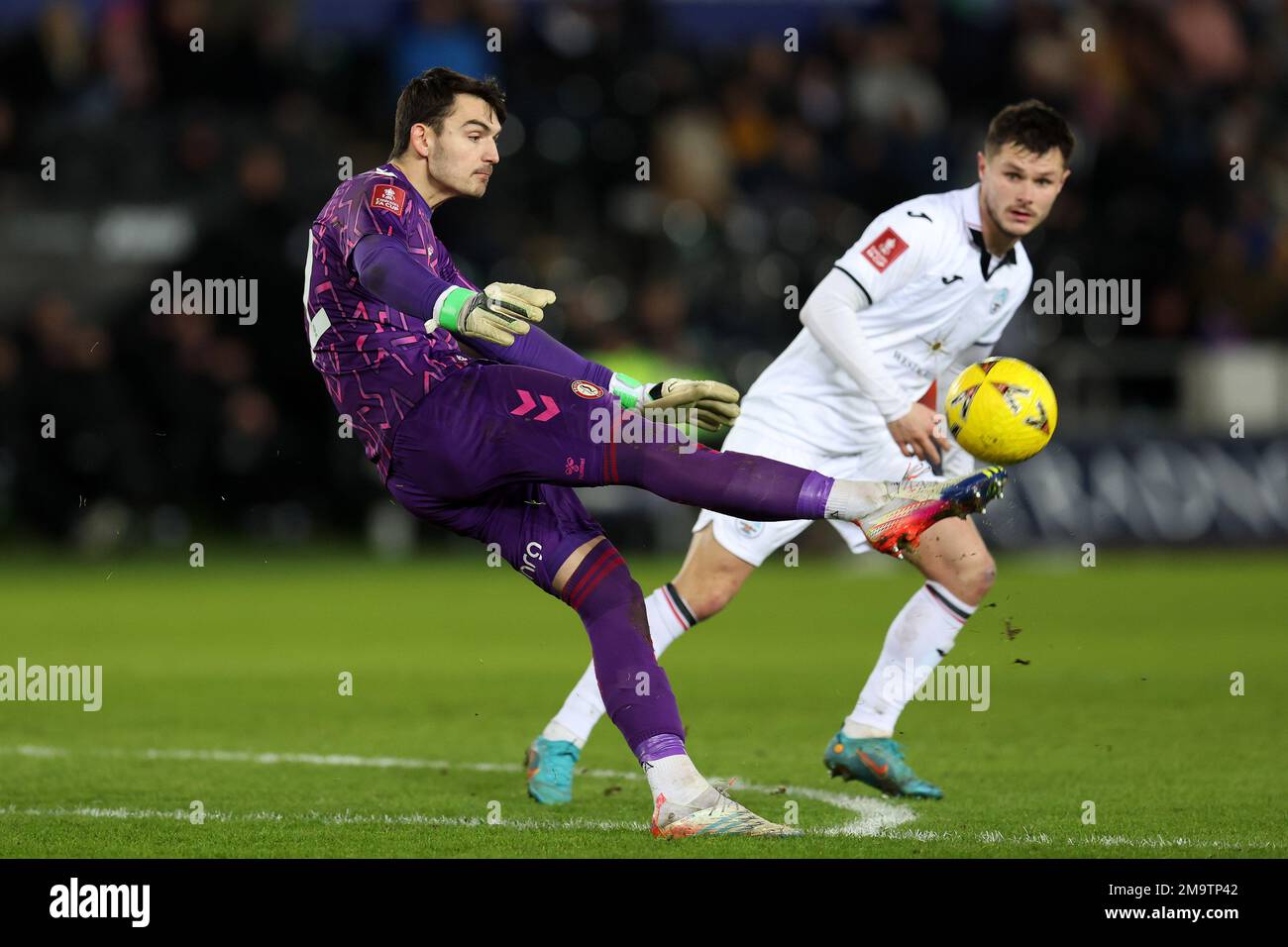 Max oleary hi-res stock photography and images - Alamy