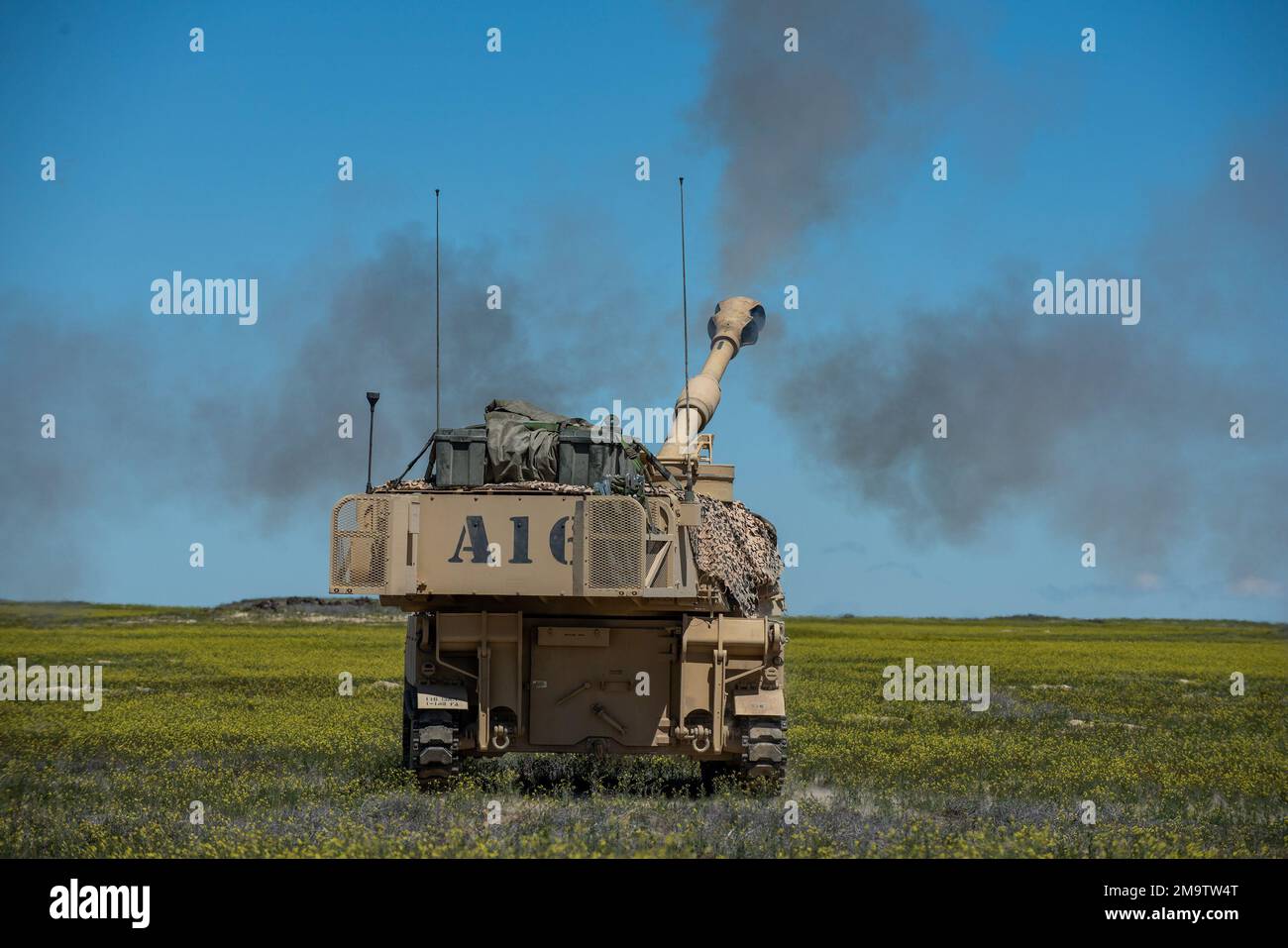 155mm artillery shells hi-res stock photography and images - Alamy