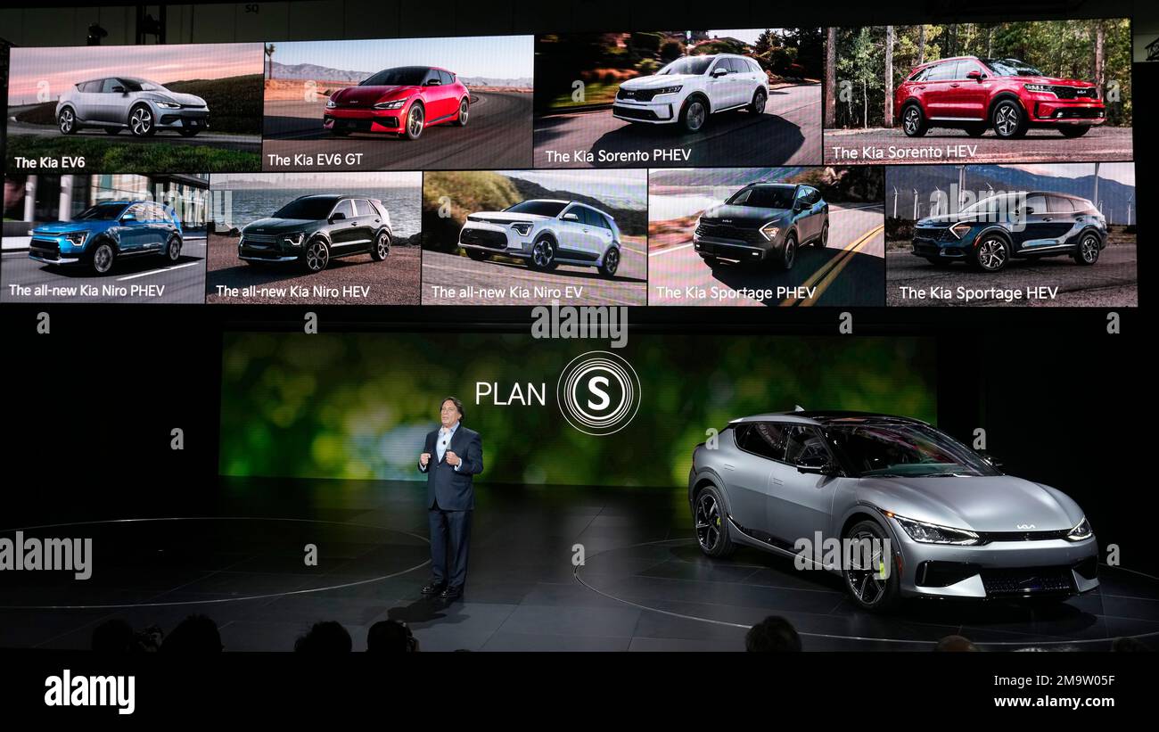 Steve Center, Kia America chief operating officer and executive vice ...