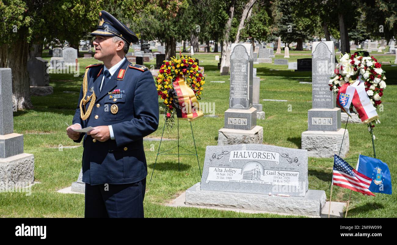 Brig. Gen. Frank Gräfe, the defense attaché from the Federation of ...