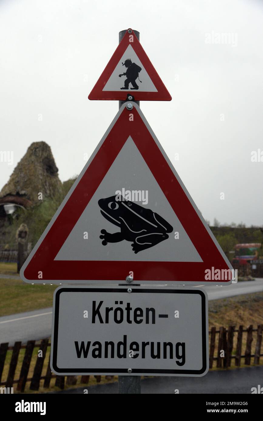 Trollwarnung hi-res stock photography and images - Alamy