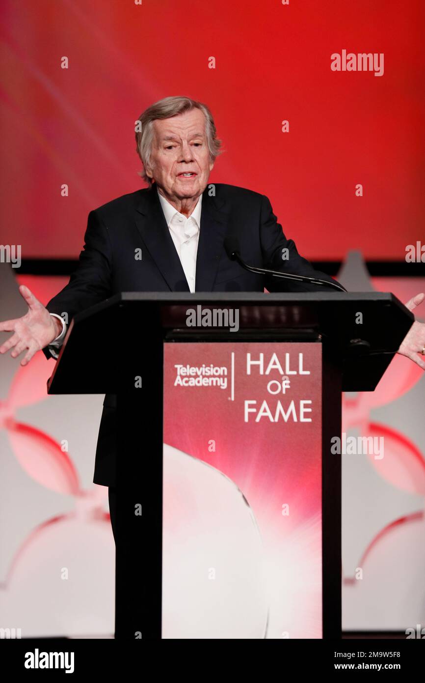 Hall of Fame inductee Bob Daly speaks during the 26th Television ...