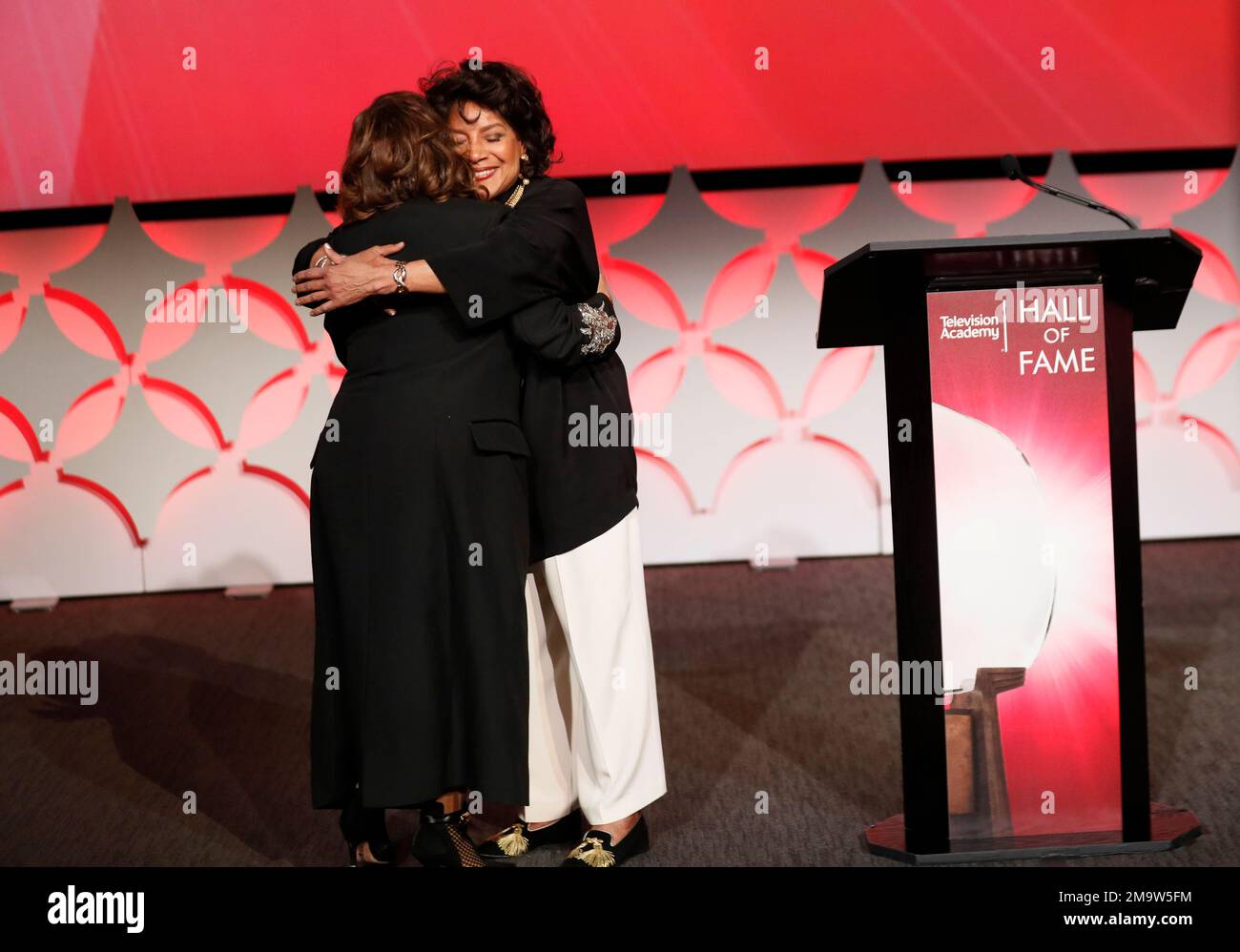 Phylicia Rashad introduces Hall of Fame inductee Debbie Allen during ...
