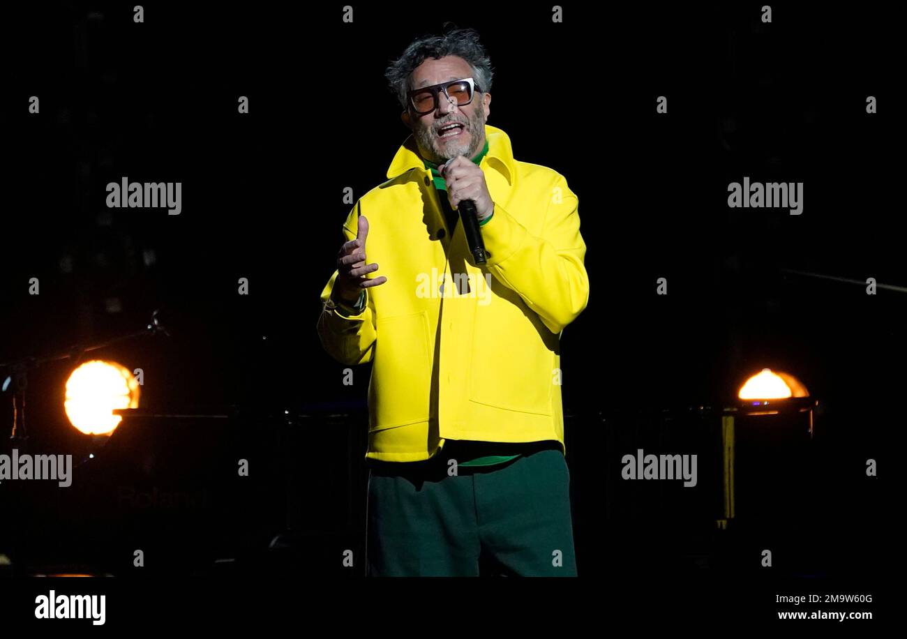 Fito Paez performs "De Mil Amores" at the Latin Recording Academy ...