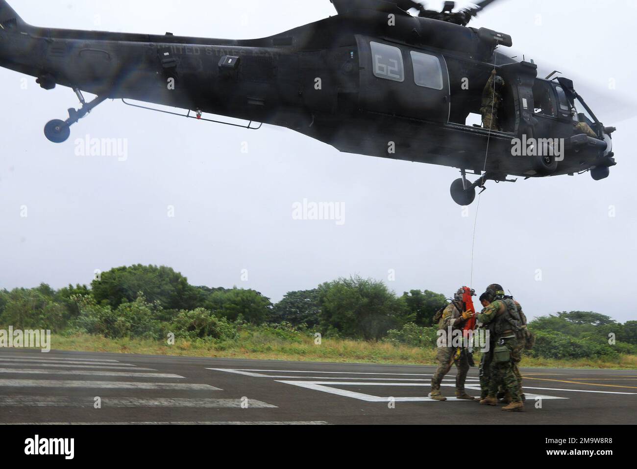 Members of the 7th Special Forces Group (Airborne) along with 160th ...