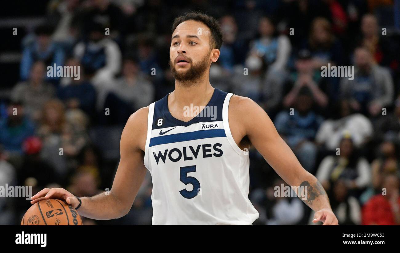 Minnesota Timberwolves forward Kyle Anderson (5) handles the ball in ...