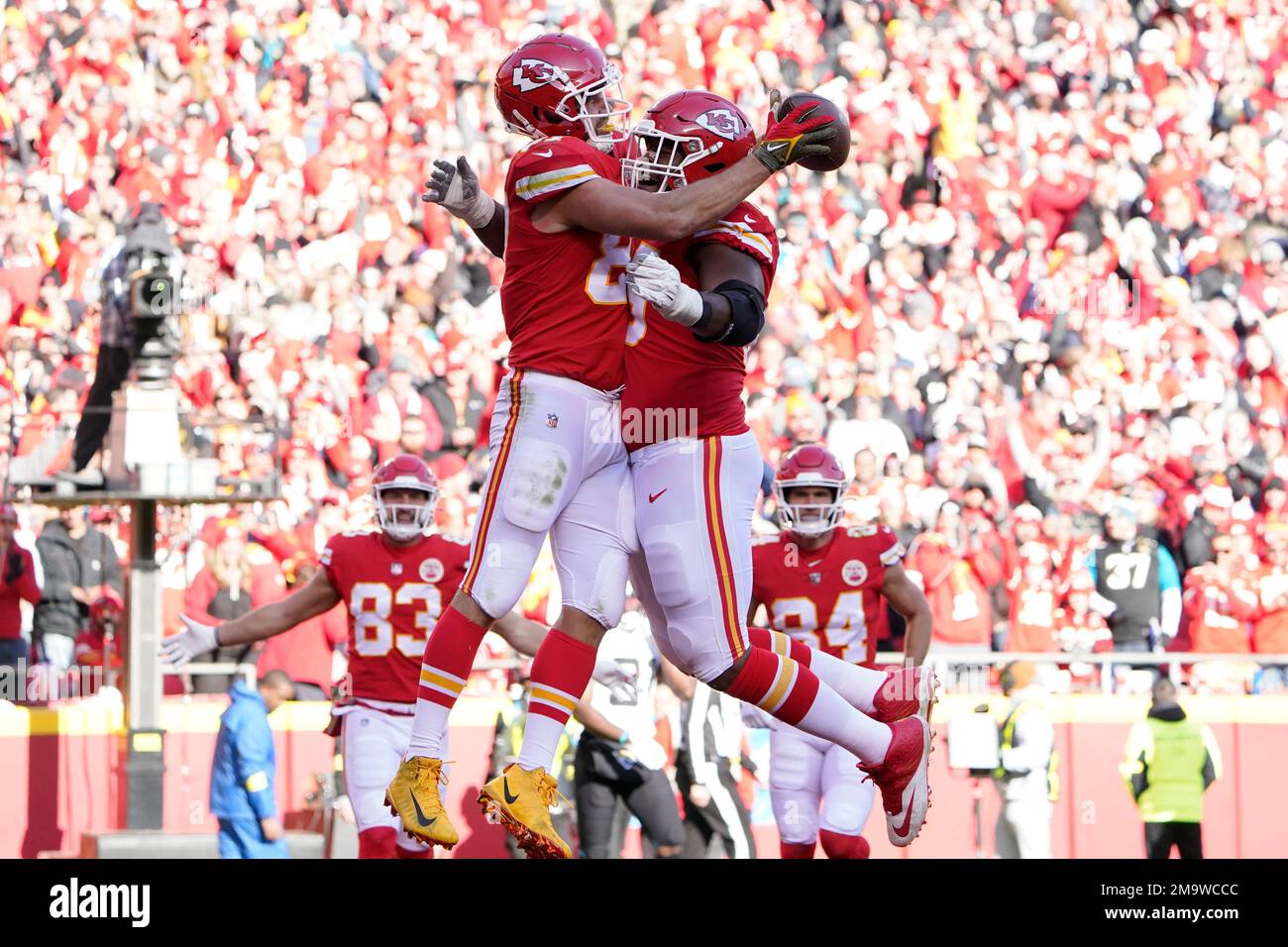 Kansas City Chiefs tight end Travis Kelce (87) celebrates a touchdown ...