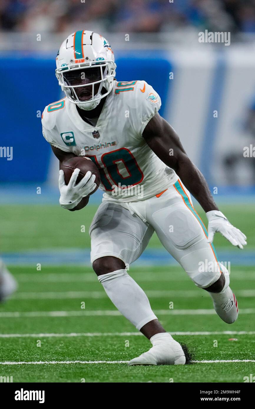 Miami Dolphins wide receiver Tyreek Hill (10) runs after a catch ...