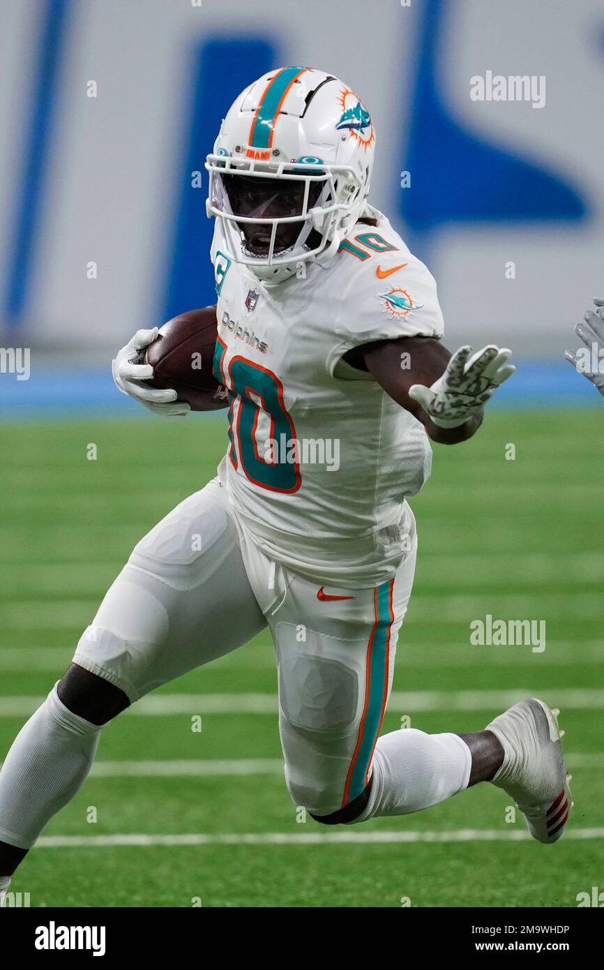 Miami Dolphins wide receiver Tyreek Hill (10) runs after a catch ...
