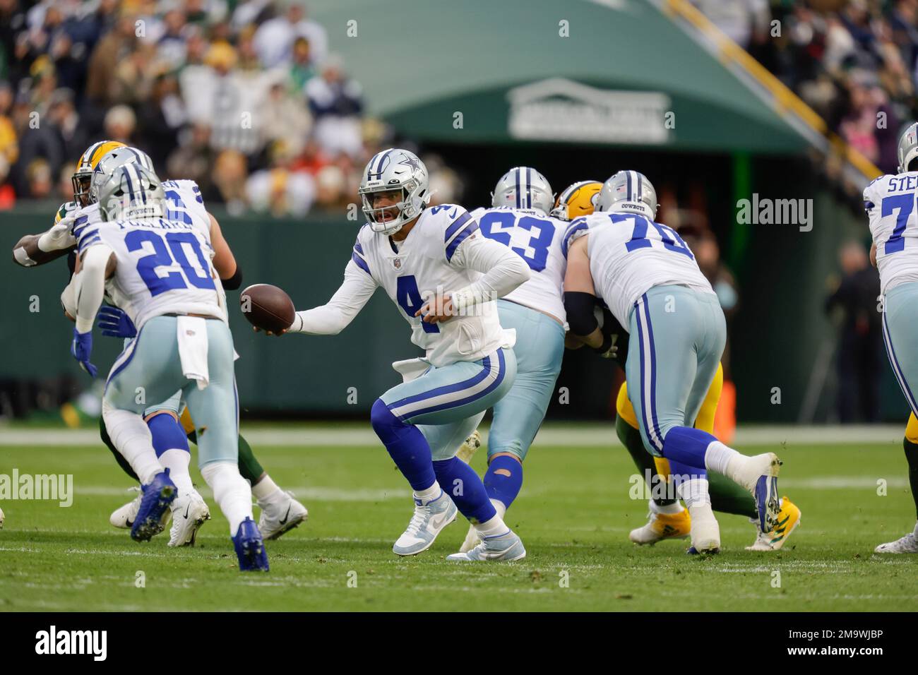 Dallas Cowboys quarterback Dak Prescott (4) hands the ball off during ...