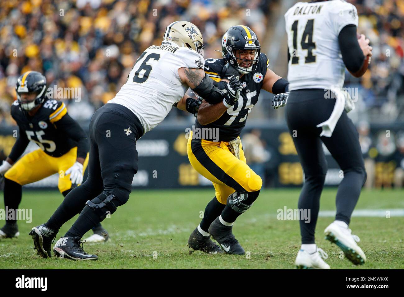 Pittsburgh Steelers defensive tackle Chris Wormley (95) attempts to ...