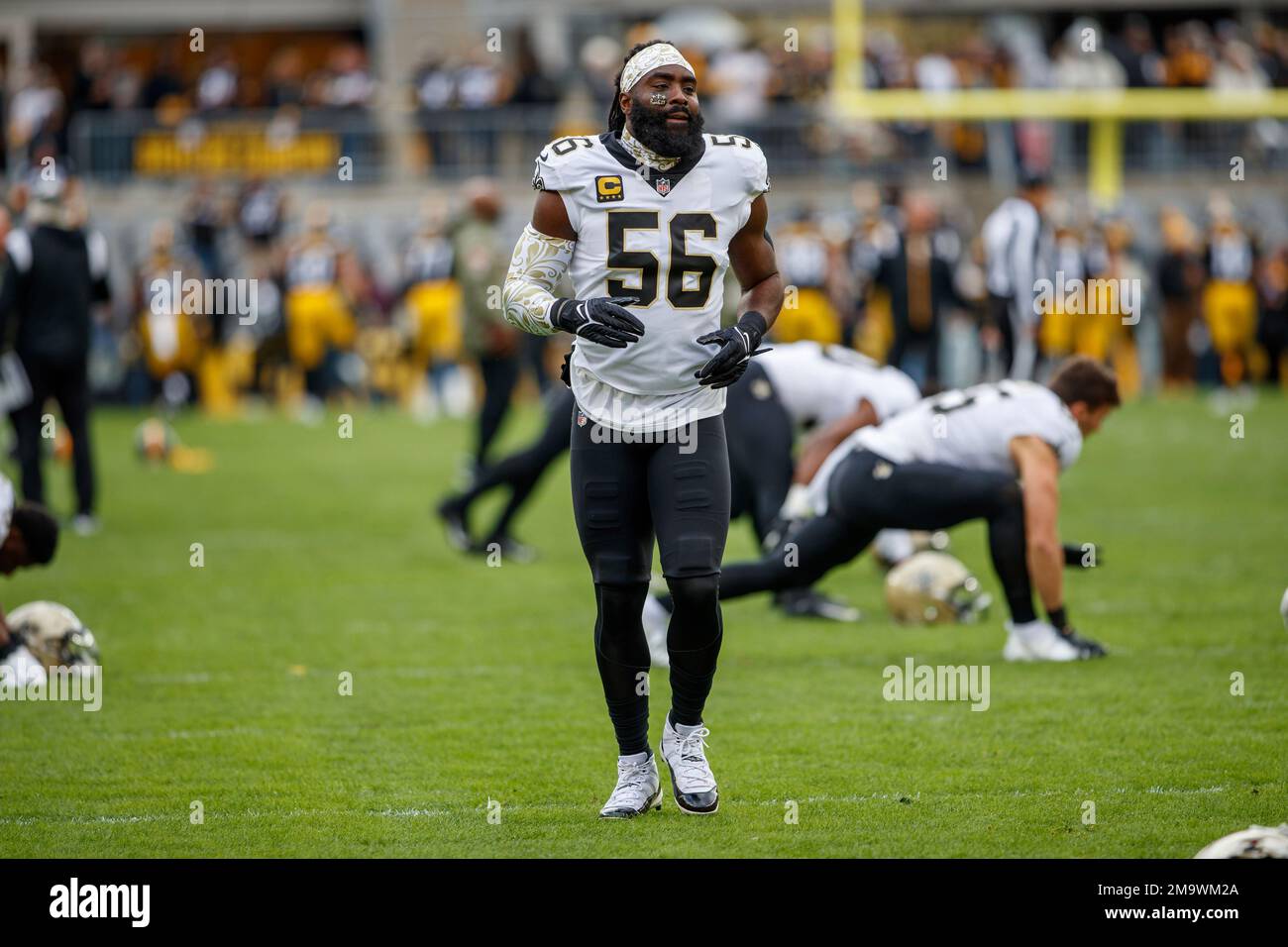 New Orleans Saints linebacker Demario Davis (56) warms upcbefore an NFL ...