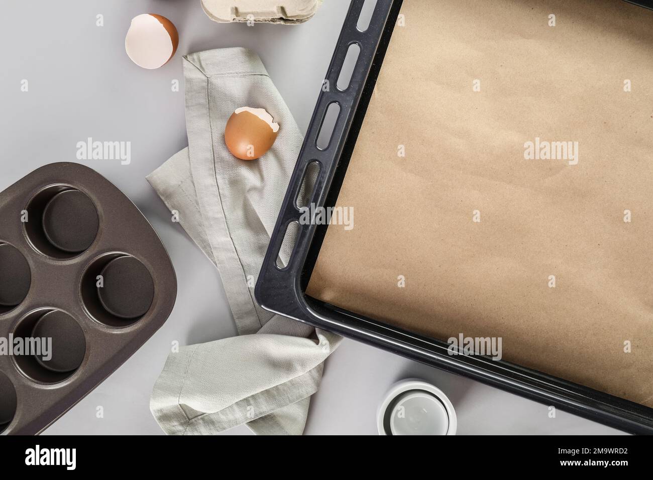 Cookware and baking trays hi-res stock photography and images - Alamy