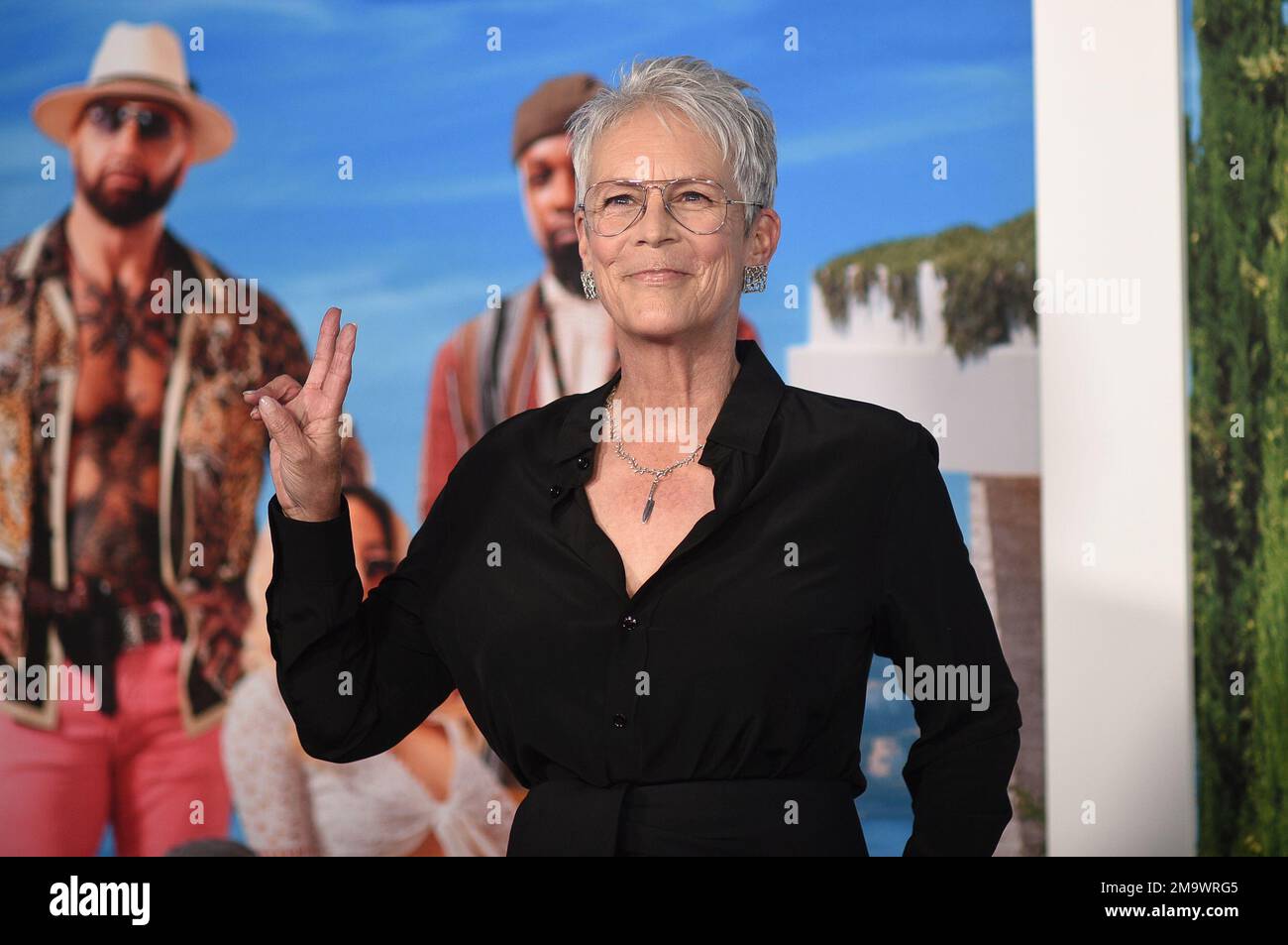 Jamie Lee Curtis arrives at the premiere of "Glass Onion: A Knives Out ...