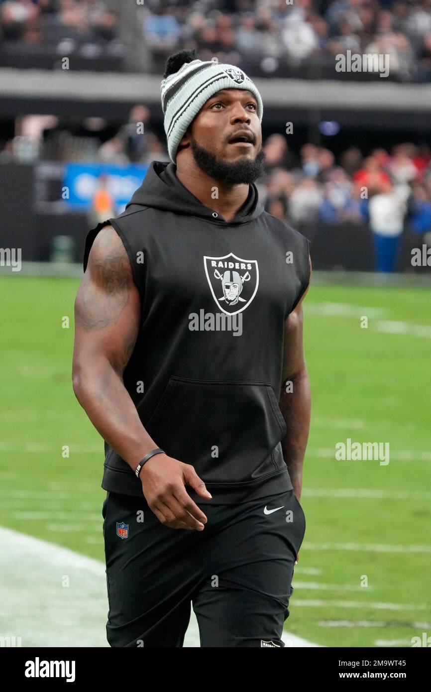 Las Vegas Raiders linebacker Denzel Perryman (52) leaves the field ...