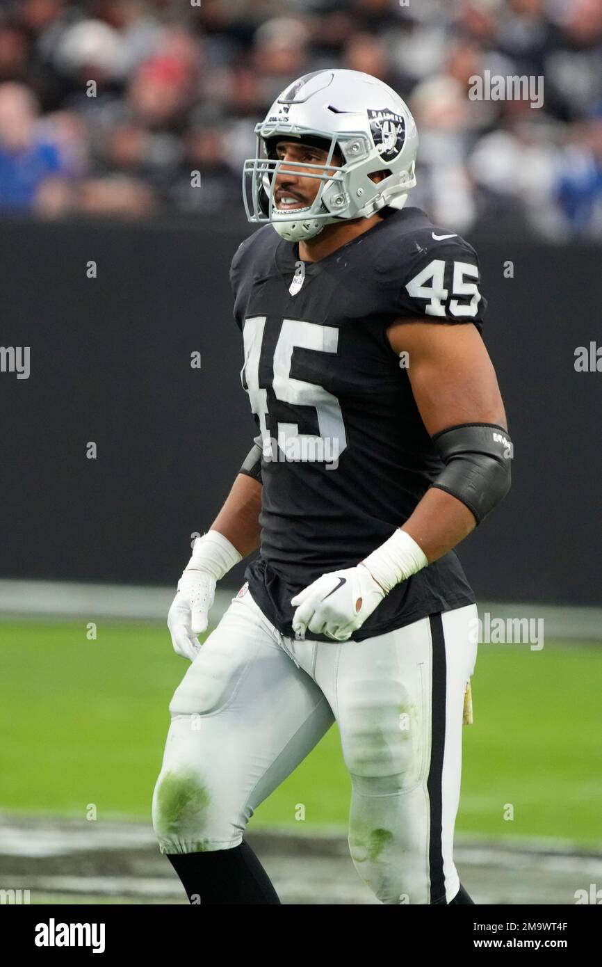 Las Vegas Raiders fullback Jakob Johnson (45) lines up against the ...