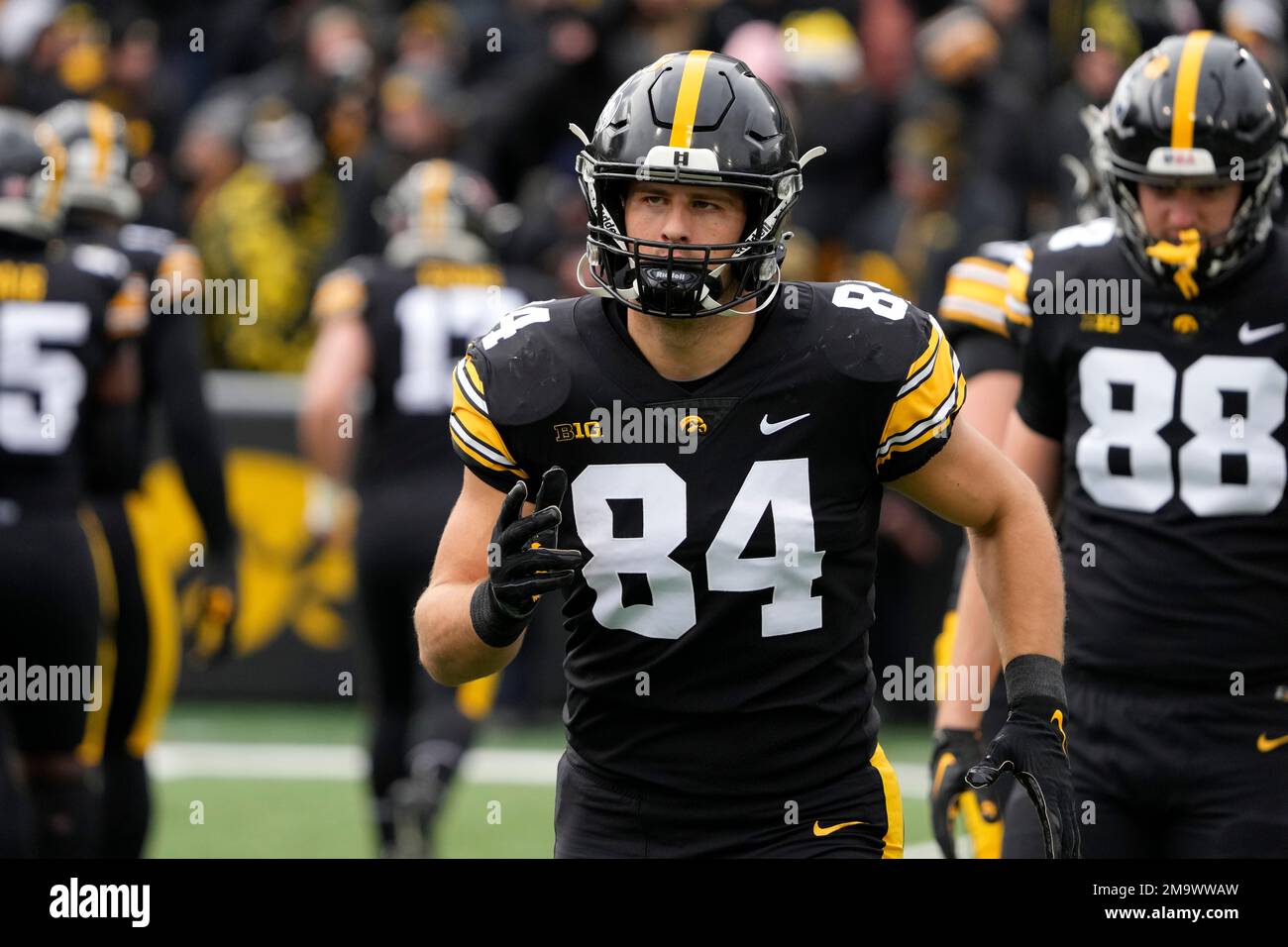 Iowa tight end Sam LaPorta warms up before an NCAA college football ...