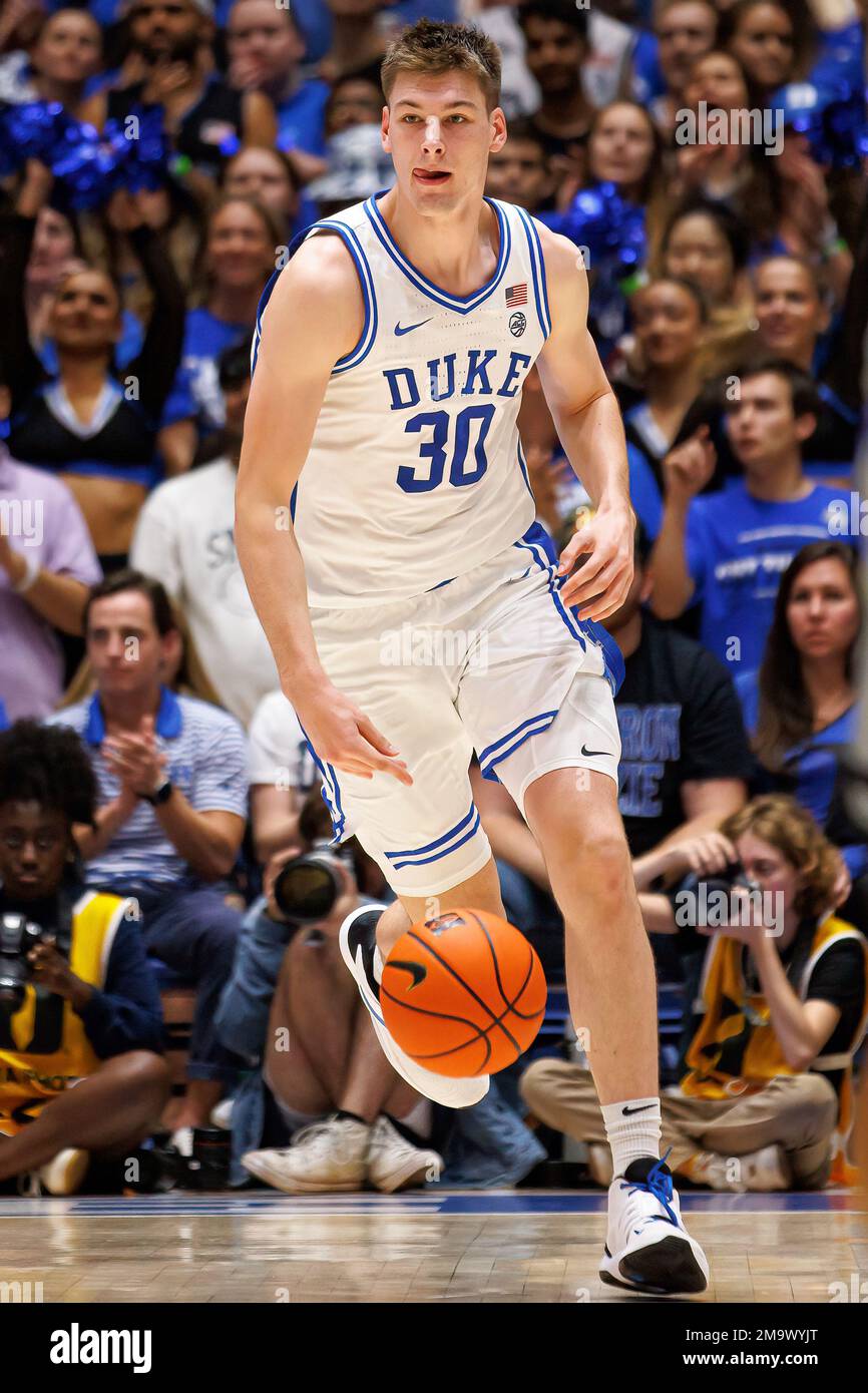 Duke's Kyle Filipowski (30) handles the ball during an NCAA college ...