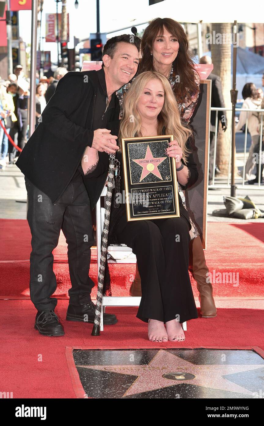 David Faustino From Left Christina Applegate And Katey Sagal Pose
