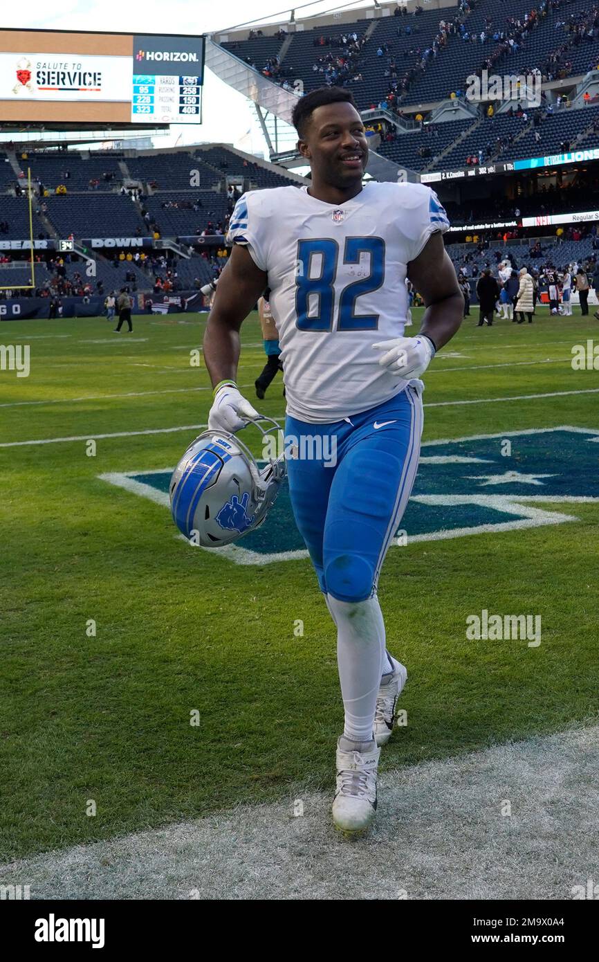 Detroit Lions tight end James Mitchell (82) celebrates the Lions 31-30 ...