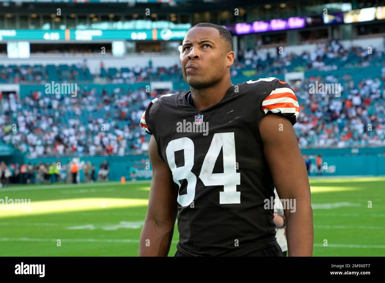 Cleveland Browns tight end Pharaoh Brown (84) walks on the sideline ...