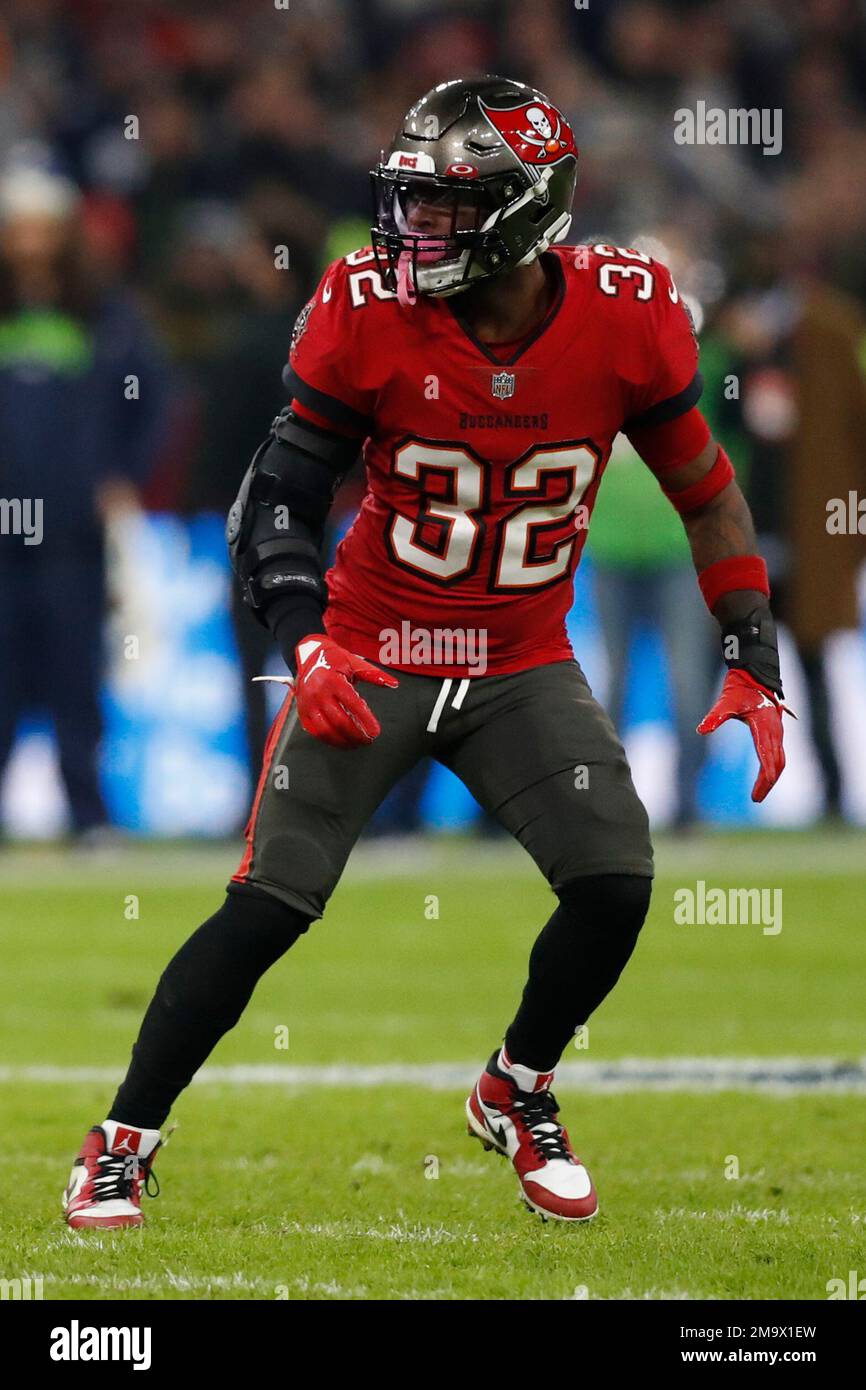 Tampa Bay Buccaneers safety Mike Edwards (32) in action during an NFL ...