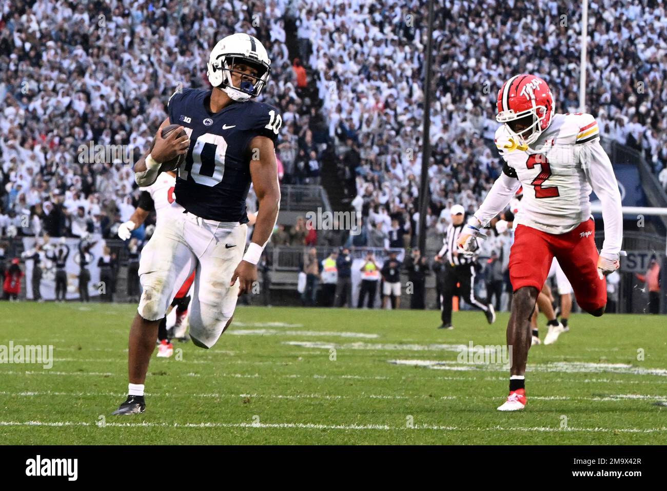 Penn State running back Nicholas Singleton (10) scores a touchdown ...