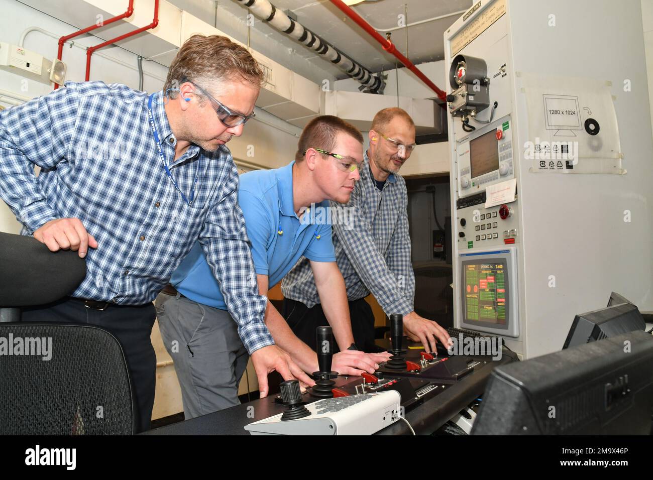 Electrical engineer Neil Taylor, left, mechanical engineer Jordon ...