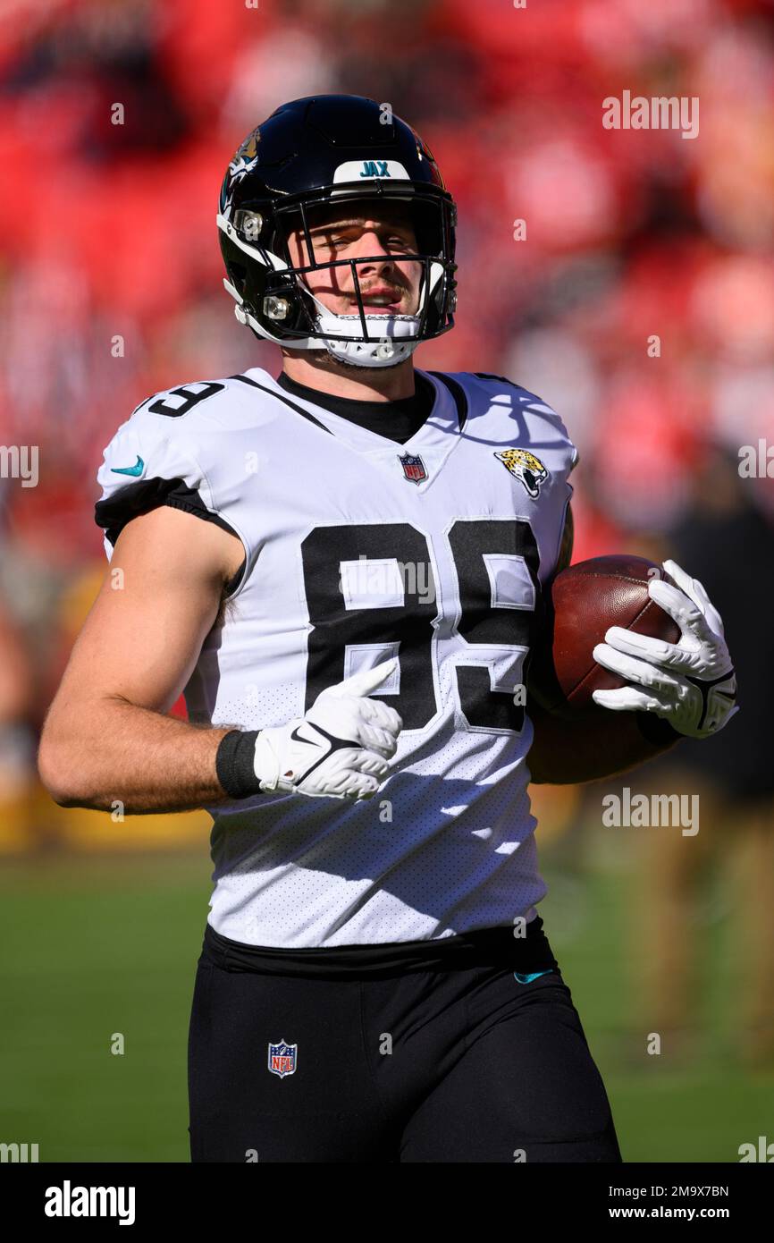 Jacksonville Jaguars tight end Luke Farrell during warmups before an ...