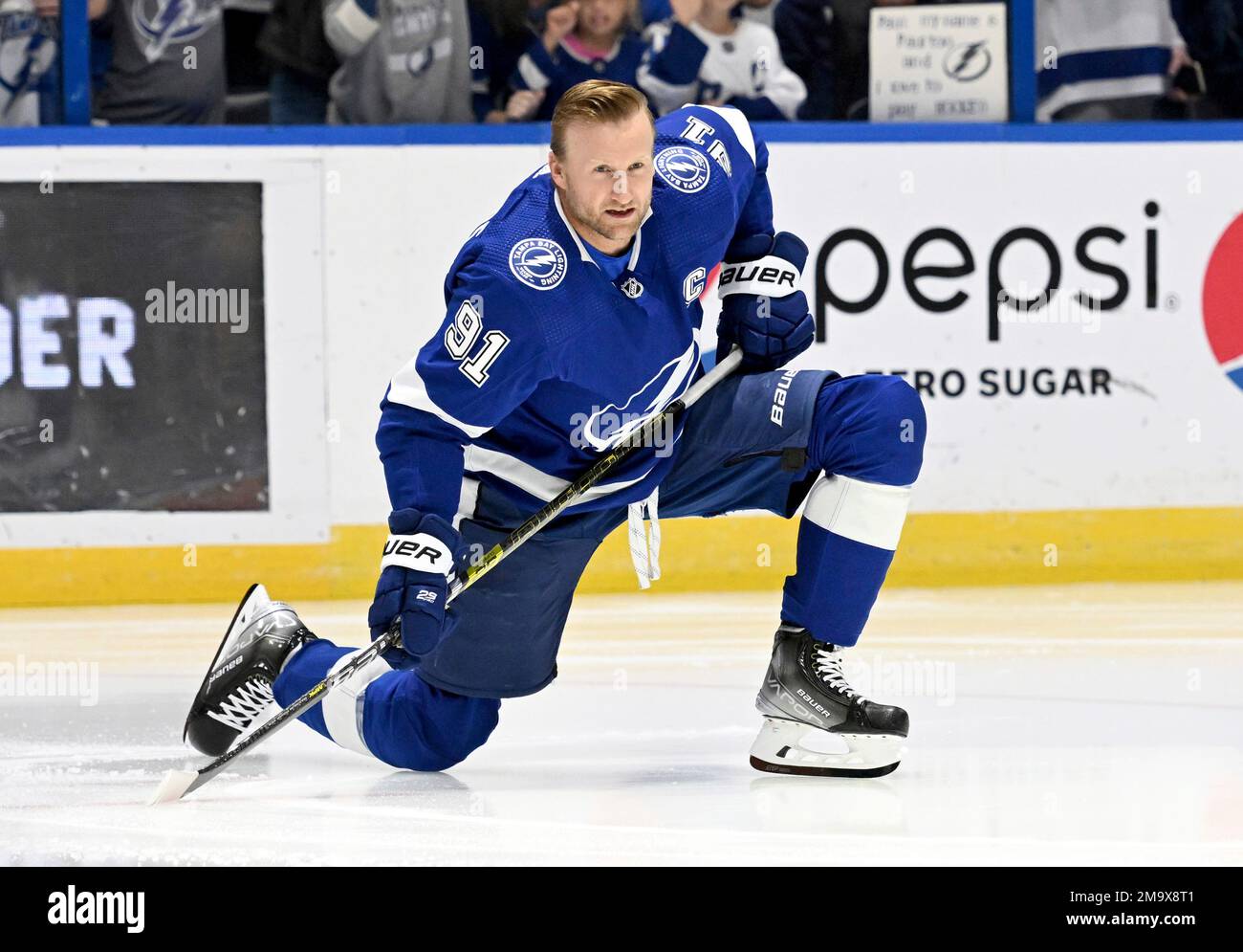 Tampa Bay Lightning center Steven Stamkos (91) warms up before an NHL ...