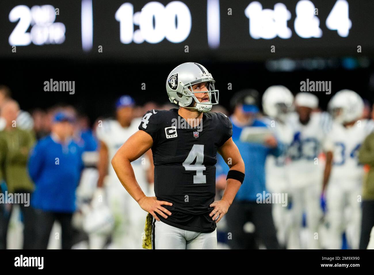 Las Vegas Raiders quarterback Derek Carr (4) in the first half of an ...