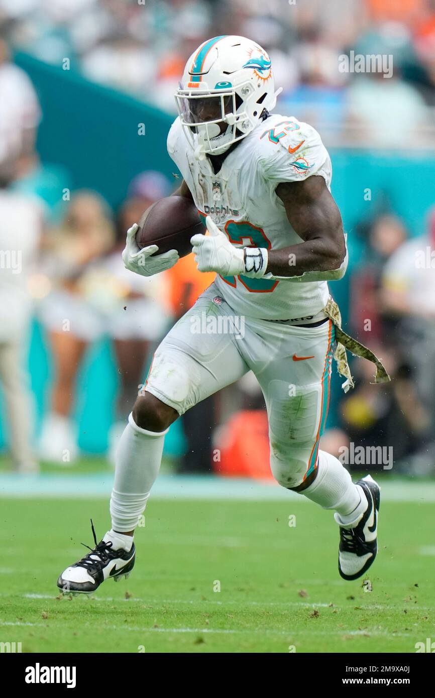 Miami Dolphins running back Jeff Wilson Jr. (23) runs a play during the ...