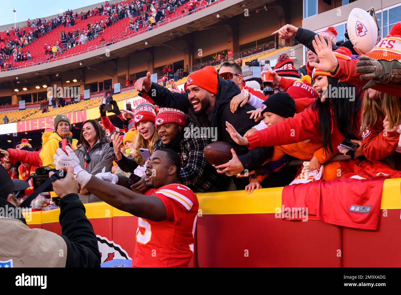 Kansas City Chiefs defensive tackle Chris Jones has fans as a ...