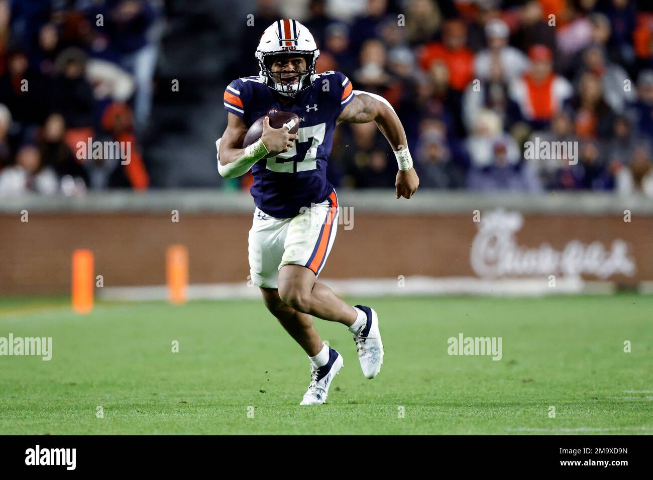 Auburn running back Jarquez Hunter carries the ball against Texas A&M ...