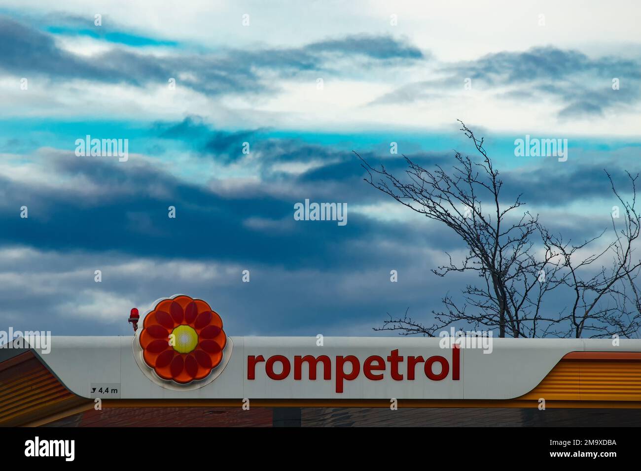 Station logo rompetrol hi-res stock photography and images - Alamy